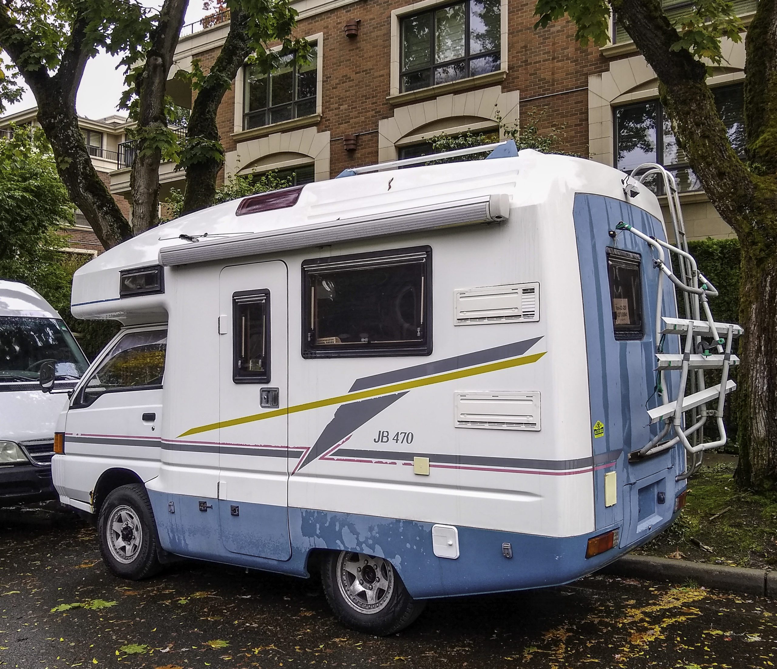 20_1012 Mitsubishi RV Back | CHS Capitol Hill Seattle News