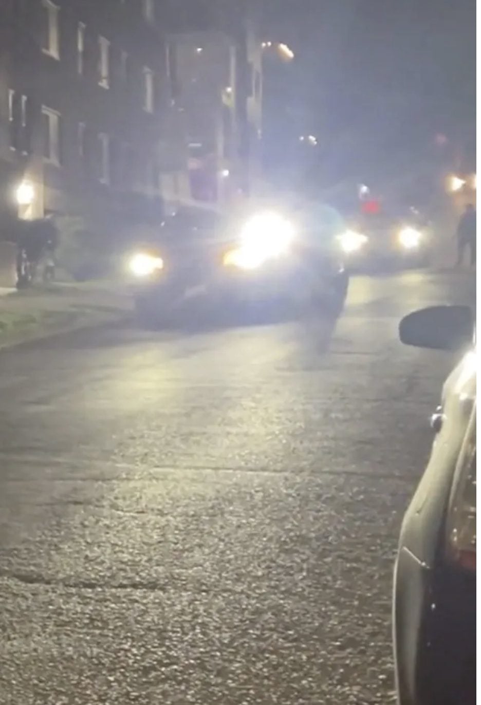 Video shows East Precinct officers back down after bystanders step in ...