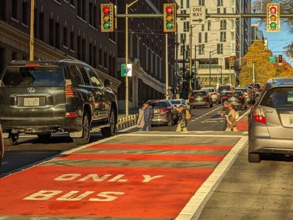 SDOT explains why so much of the new RapidRide G line is paint, not ...