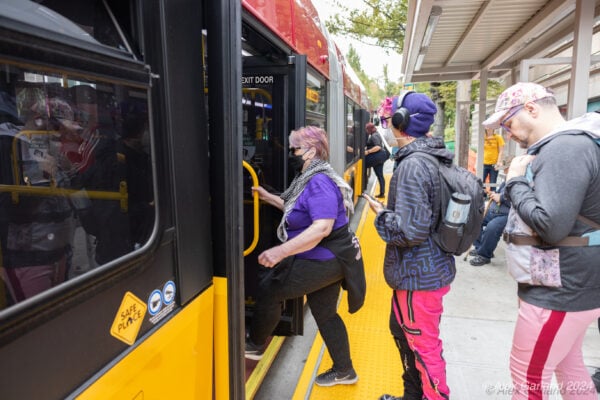 RapidRide G arrives with ambitious public transit goals — and plenty of ...