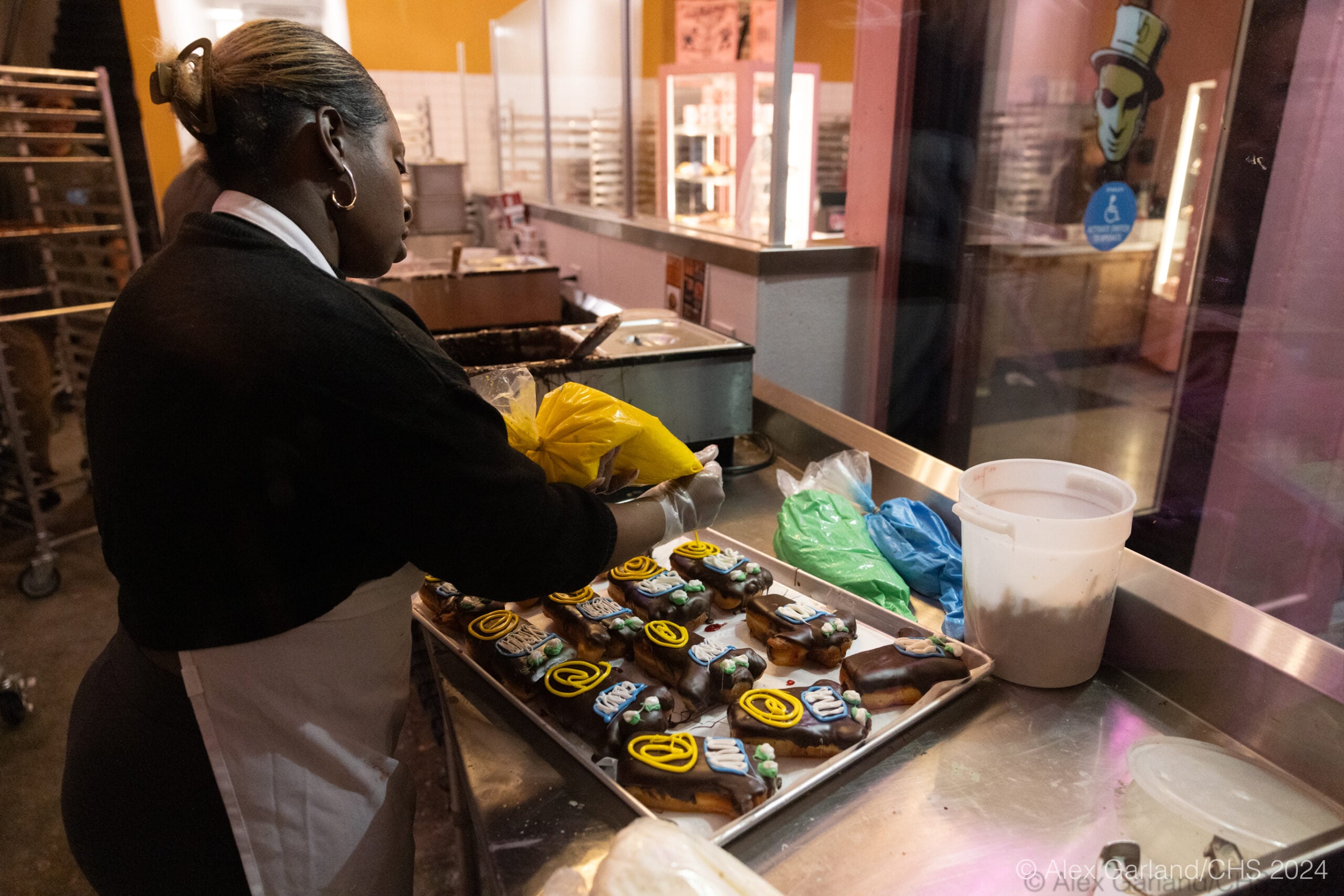A late night visit to Capitol Hill’s ’21-hour’ Voodoo Doughnuts | CHS ...